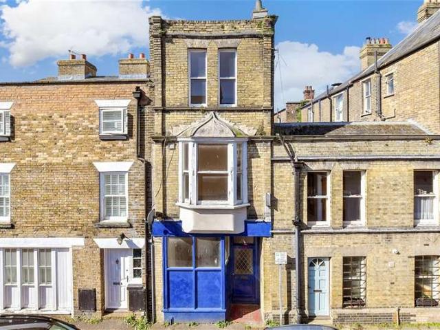 4 Bedroom Town House