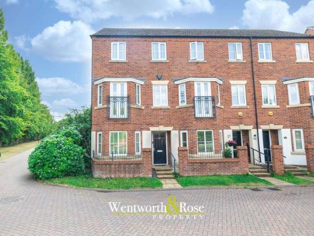 4 Bedroom Town House