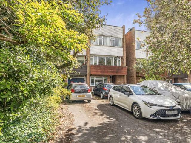4 Bedroom Maisonette Flat