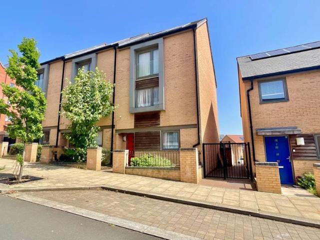 4 Bedroom Town House