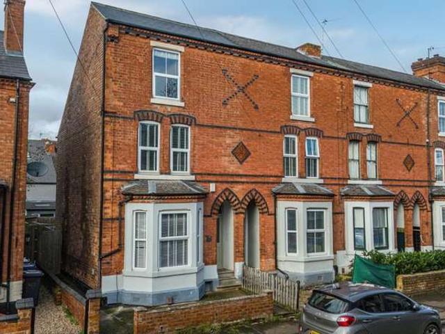 4 Bedroom Town House