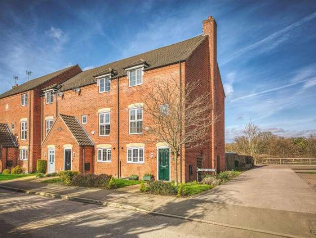 4 Bedroom Town House