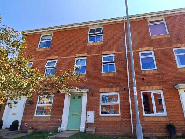 4 Bedroom Town House