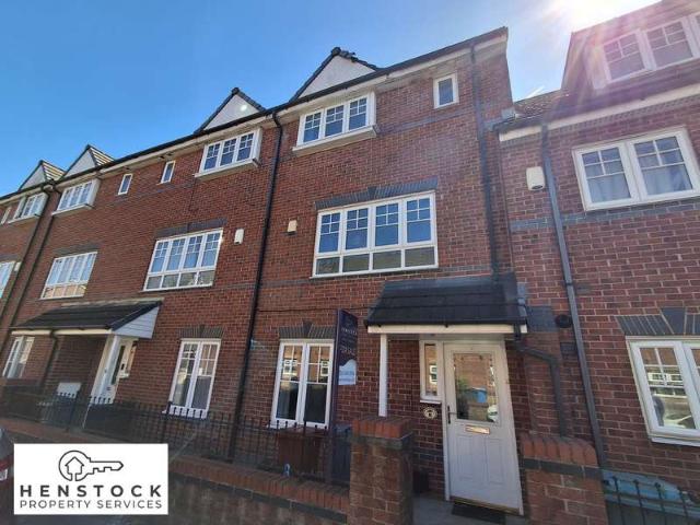 4 Bedroom Town House