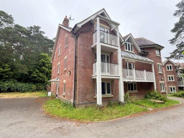 4 Bedroom Town House