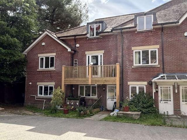4 Bedroom Town House