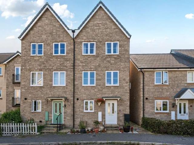 4 Bedroom Town House