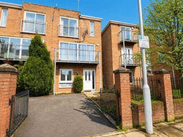 4 Bedroom Town House