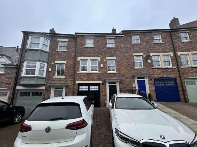 4 Bedroom Town House