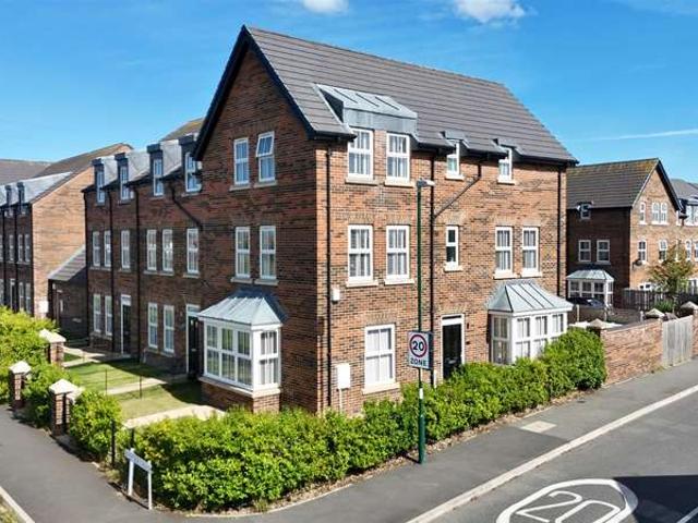 4 Bedroom Town House