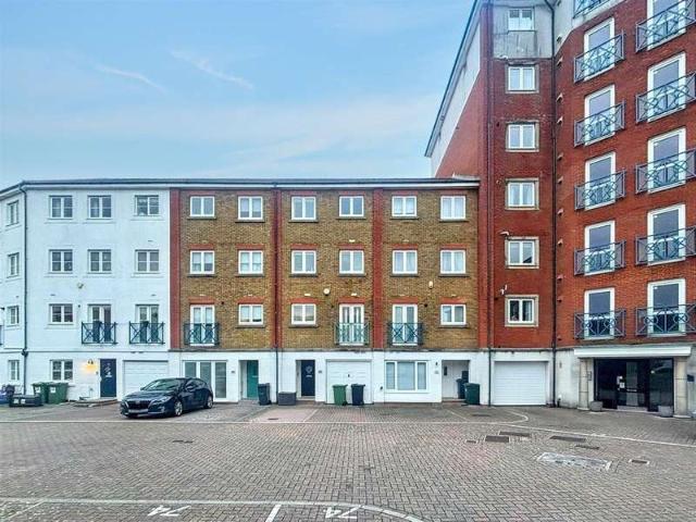 4 Bedroom Town House