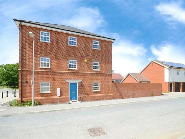 4 Bedroom Town House