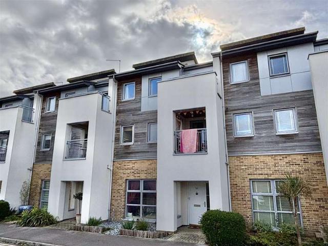 4 Bedroom Town House