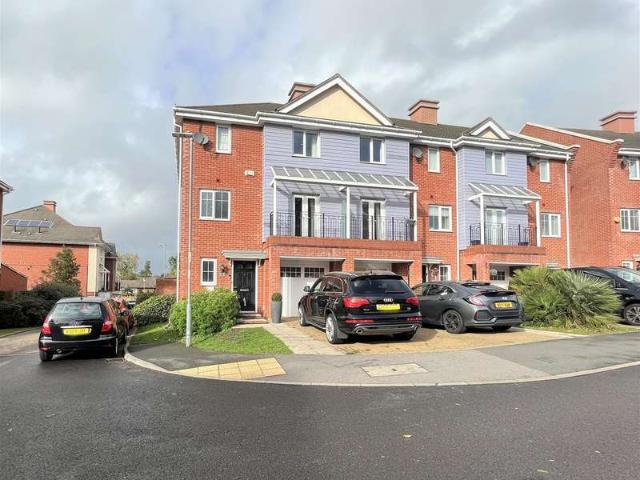 4 Bedroom Town House