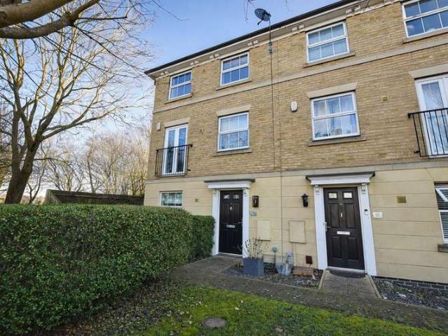 4 Bedroom Town House