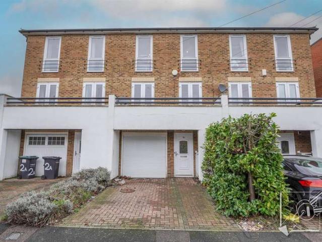 4 Bedroom Town House