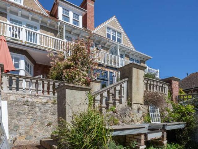 4 Bedroom Town House
