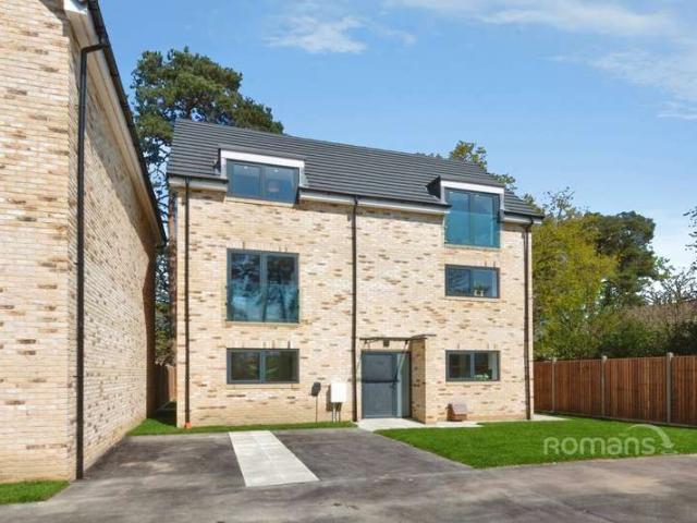 4 Bedroom Town House