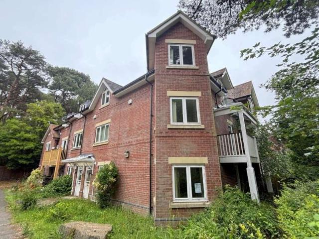 4 Bedroom Town House