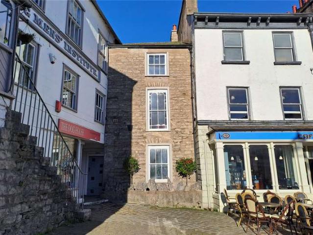 4 Bedroom Town House