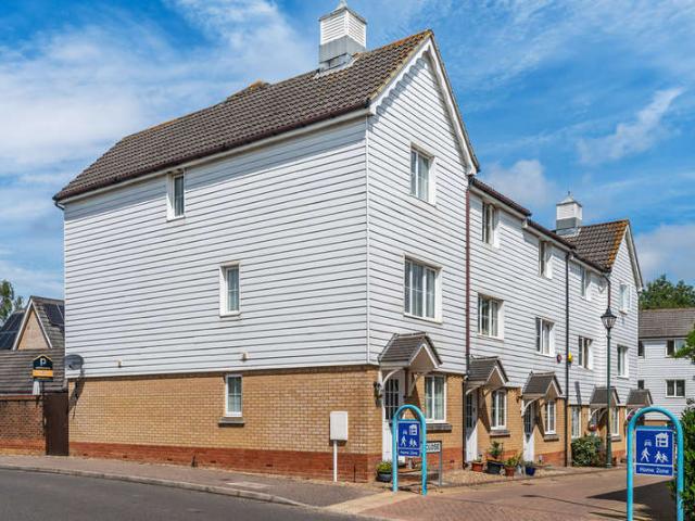 4 Bedroom Town House