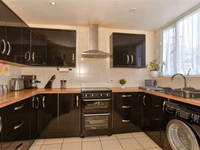 4 Bedroom Town House