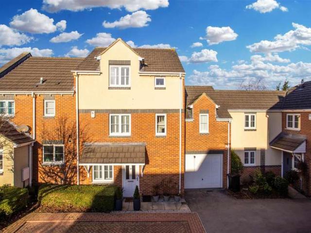 4 Bedroom Town House