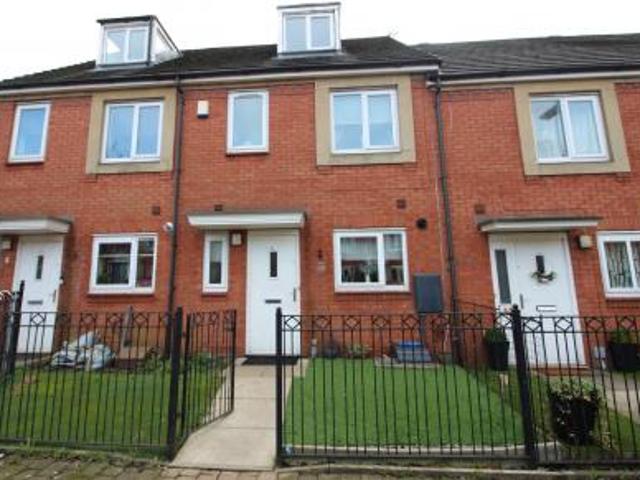 4 bedroom Town house To Let