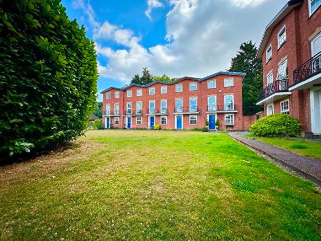 4 Bedroom Town House To Rent In Dudley Court, Bramcote, NG9