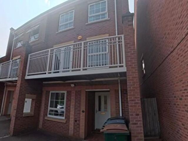 4 Bedroom Town House To Rent In Gillquart Way, Coventry, CV1