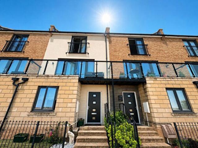 4 Bedroom Town House To Rent In Kestrel Road, Corby, NN17
