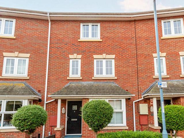 4 Bedroom Town House To Rent In Panama Circle, Derby, Derbyshire, DE24