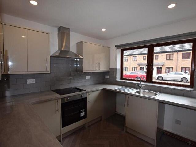 4 Bedroom Town House To Rent In Standside, St James, Northampton, NN5