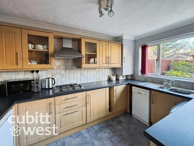 4 bedroom town house to rent