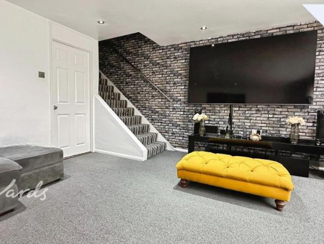 4 bedroom town house to rent