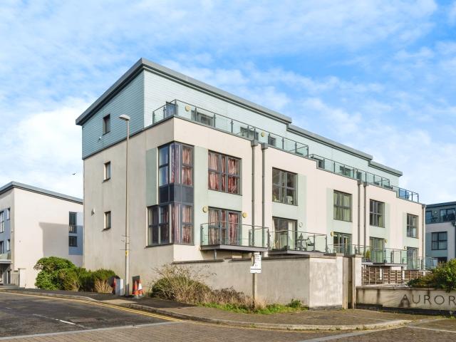 4 bedroom town house to rent