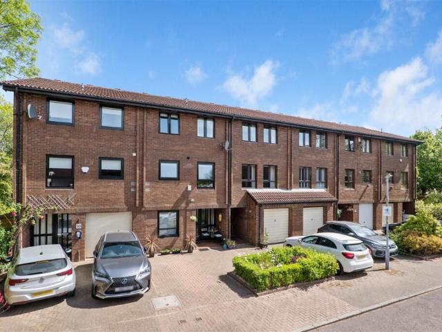 4 bedroom town house for sale in 48 Mansionhouse Gardens, Langside, G41 3DP, G41