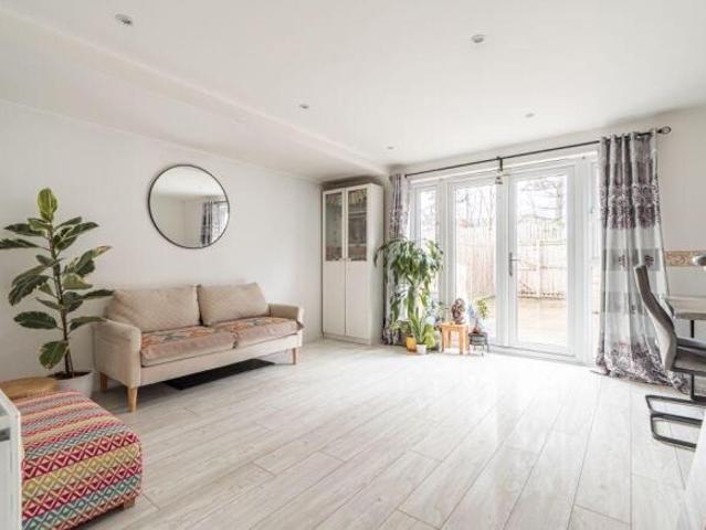 4 bedroom town house for sale in 3 Barnyard Park Loan, Edinburgh, EH12 9LP, EH12