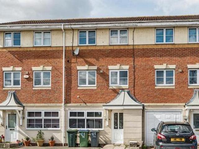 4 Bedroom Town House For Sale In Tividale