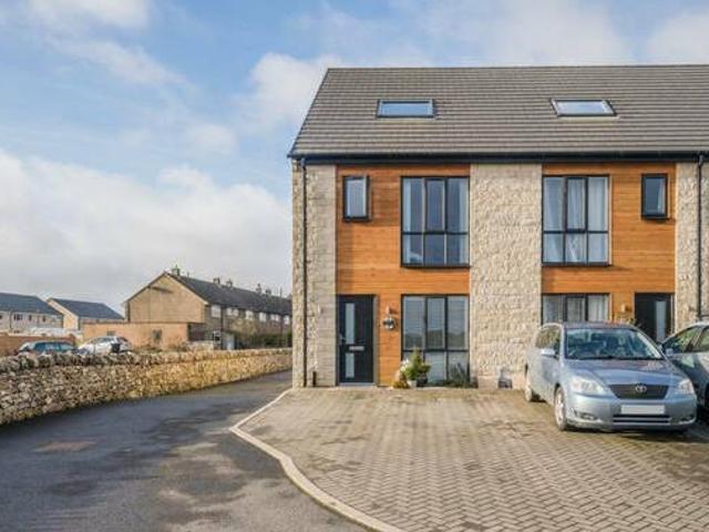 4 bedroom town house for sale in Tongue Lane Buxton Derbyshire SK17