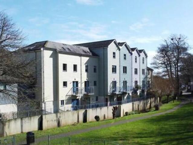 4 Bedroom Town House For Sale In Valley Road