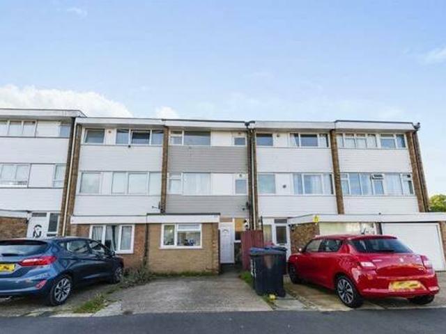 4 bedroom town house for sale in Wood Close Hatfield AL10