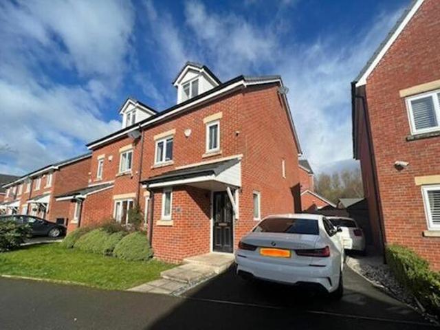 4 Bedroom Town House For Sale In Worsley