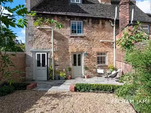 4 Bedroom Town House For Sale In Wothorpe Road, Stamford, PE9