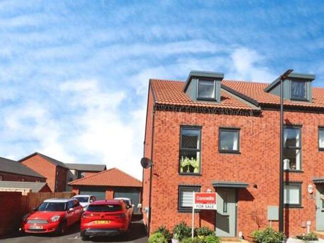 4 Bedroom Town House For Sale In Yate