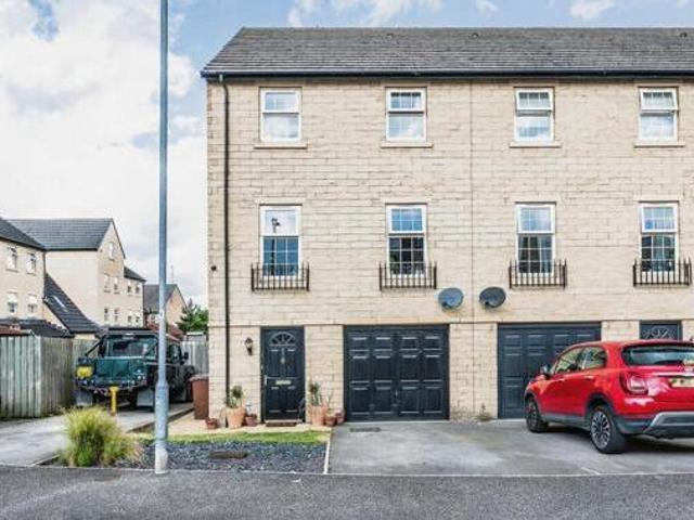 4 Bedroom Town House For Sale In Ackworth