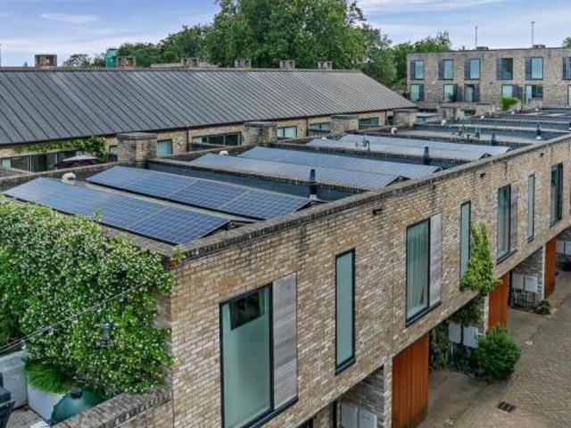 4 bedroom town house for sale in Aberdeen Avenue, Cambridge, CB2