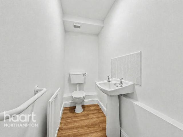 4 bedroom town house for sale in Auctioneers Way, Northampton, NN1