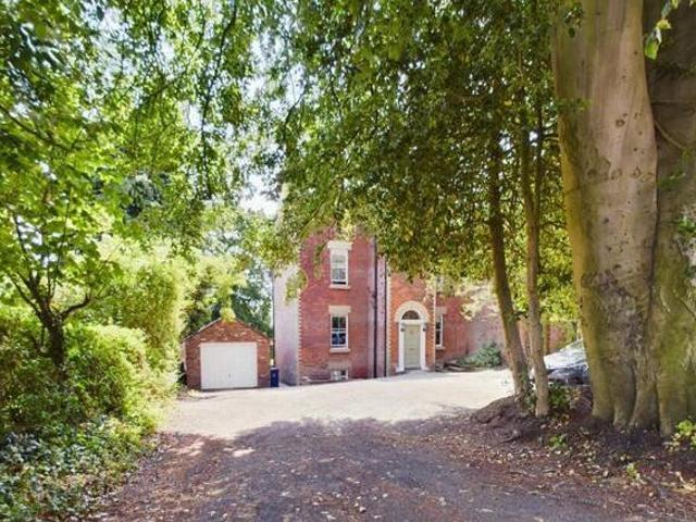 4 Bedroom Town House For Sale In Aughton