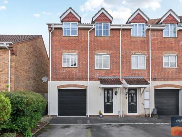 4 bedroom town house for sale in Belfry Square, Beggarwood, RG22